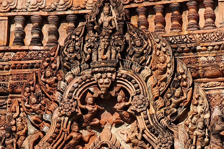 チャーム・ティーウィーの像（チャーマ・ティーウィー）Cham Thewi Monument - ランプーン Lamphun - タイ北部 ...